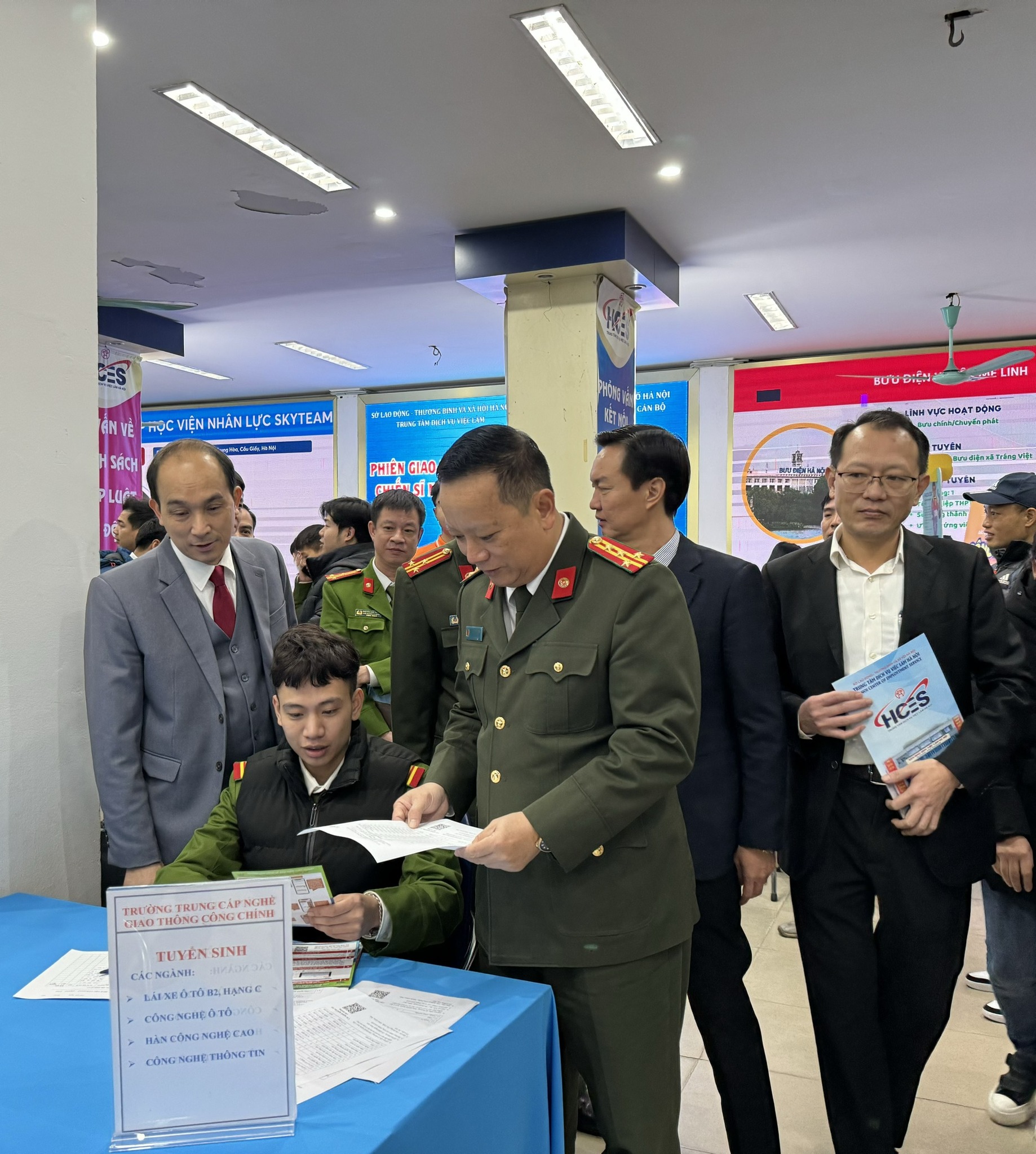 💐 Sáng ngày 23/1/2024, Trung tâm Dịch vụ việc làm Hà Nội và các cơ quan ...