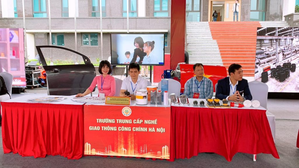 🎊LỄ KỶ NIỆM 10 NĂM THÀNH LẬP QUẬN BẮC TỪ LIÊM🎊 - Trường trung cấp nghề GTCC